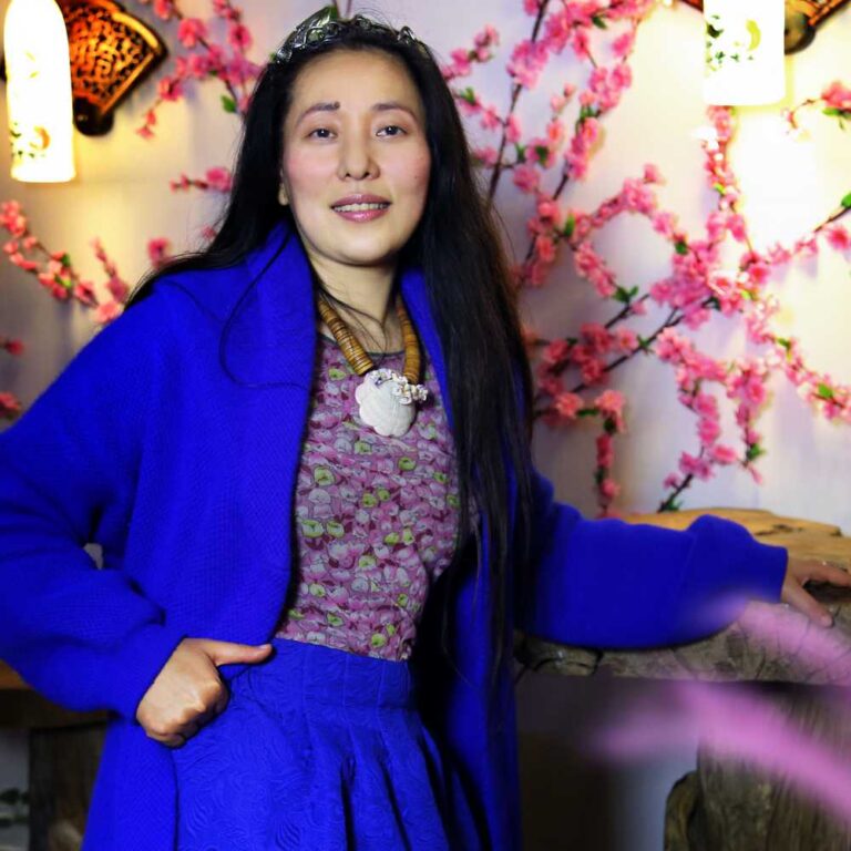 Massage Chinois Paris: Guérison du Corps et de l'Âme avec Mme Lanqi - Lanqi